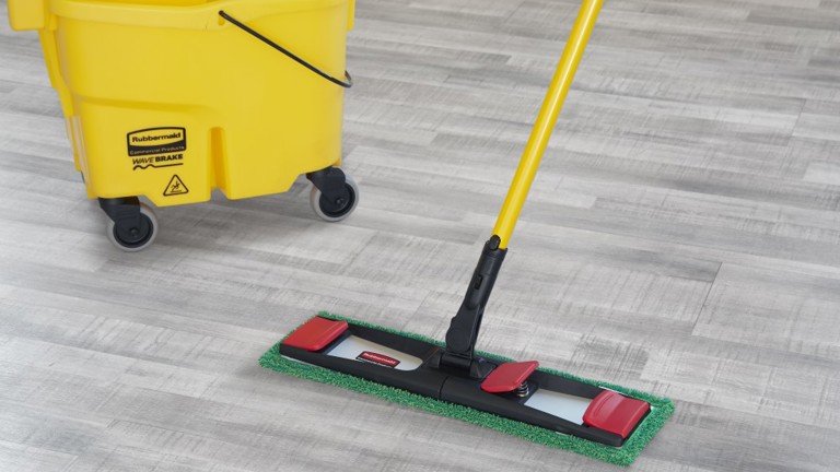 Choosing The Best Mop For Cleaning Ceilings | Rubbermaid | R